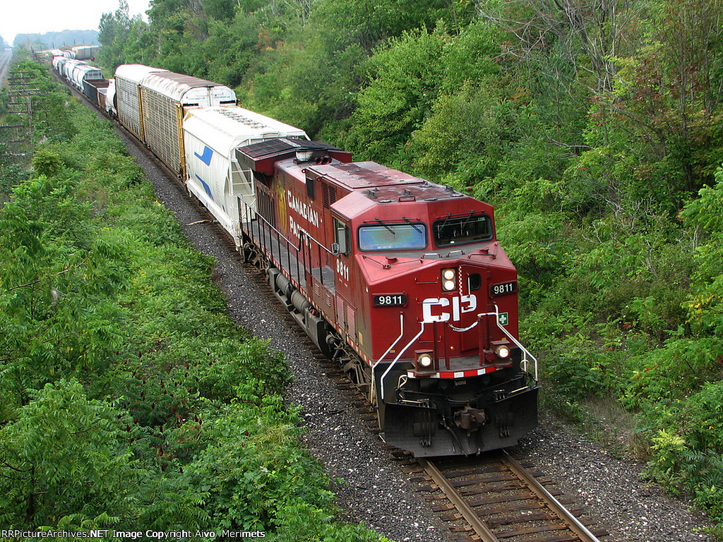 CP 9811 east at Lobo